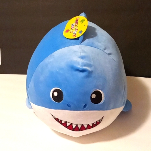 Linzy | Accessories | Smoochy Pals Fish Plush 2 Inches | Poshmark